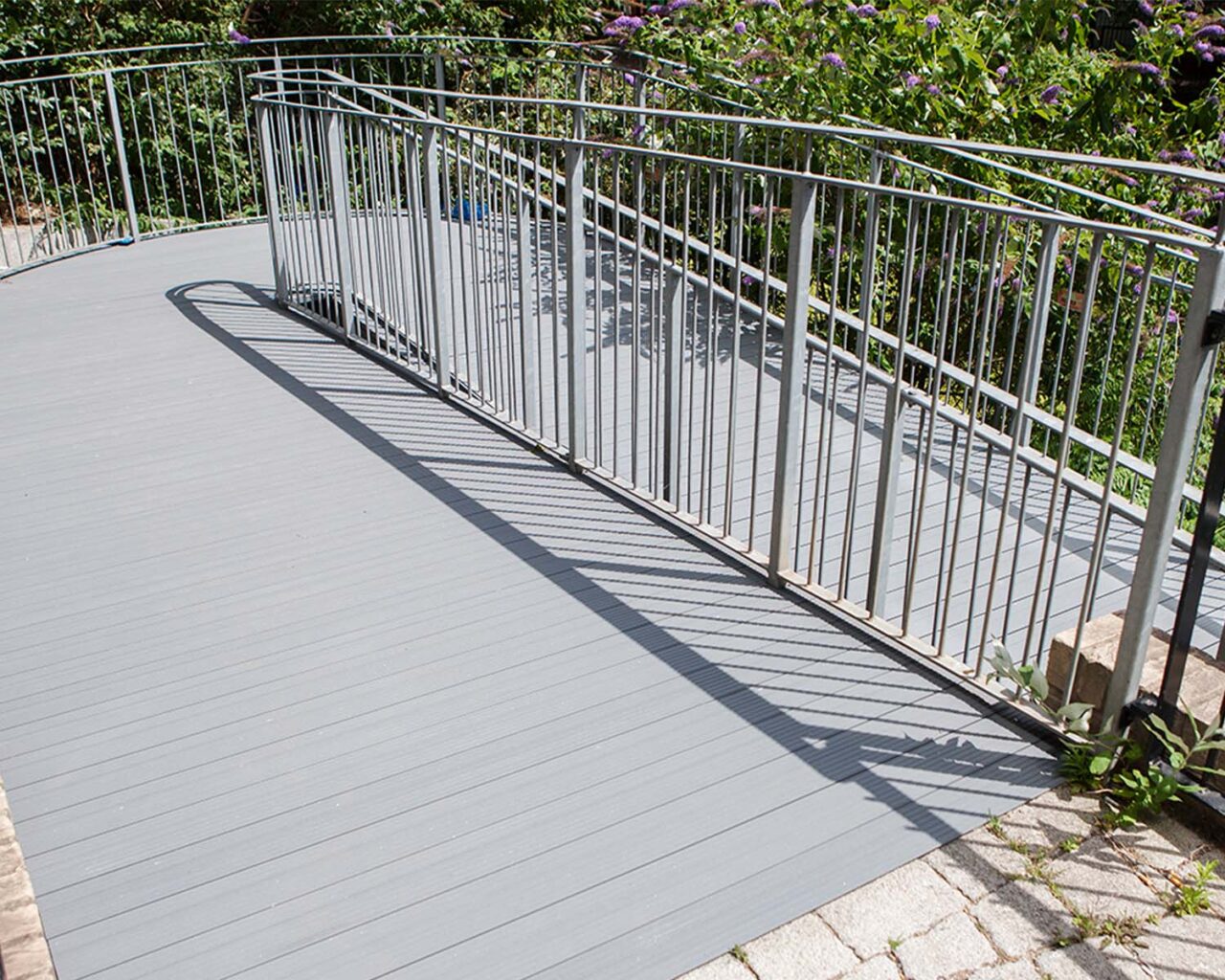 Balcony terrace walkway solutions - www.celuplast.com