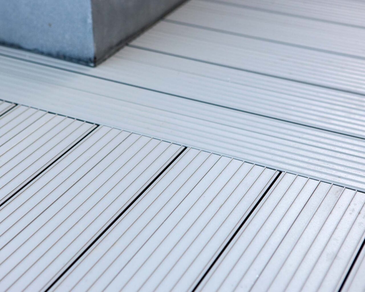 Balcony terrace walkway solutions - www.celuplast.com
