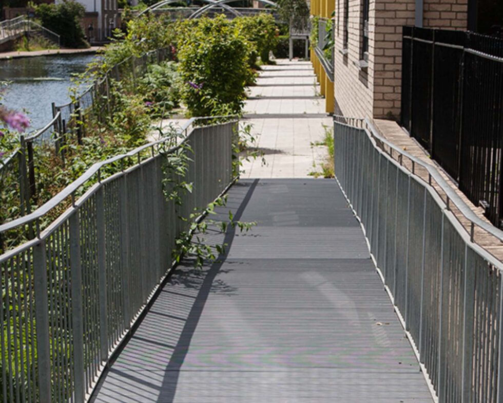 Balcony terrace walkway solutions - www.celuplast.com
